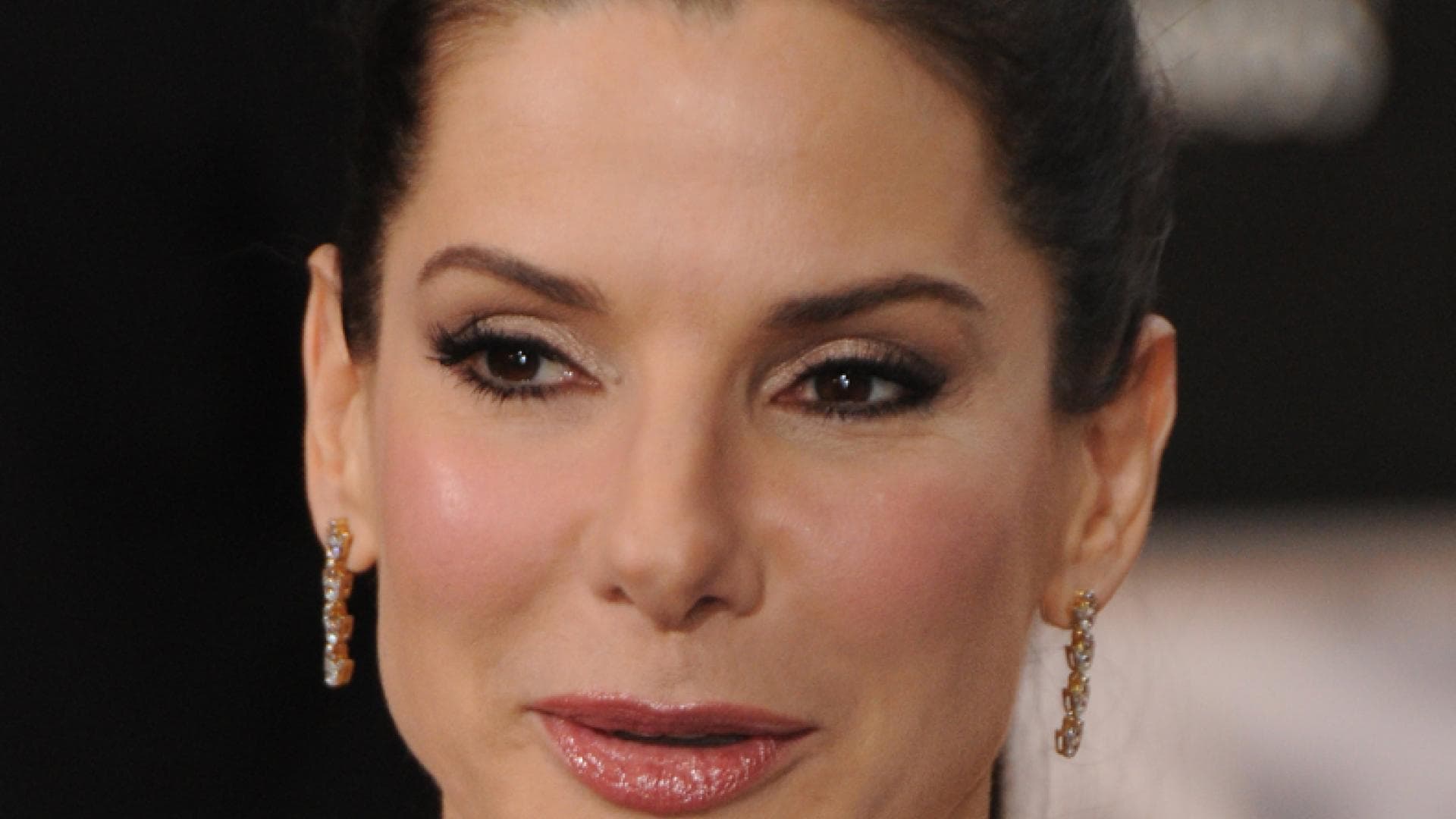 Botox-Panne? Sandra Bullock ganz starr