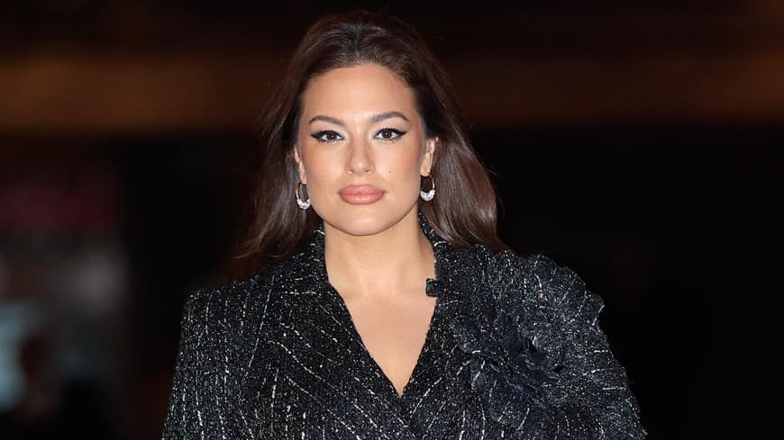 Große Brüste: die besten BHs, Styling-Tipps und Stars mit großer Oberweite