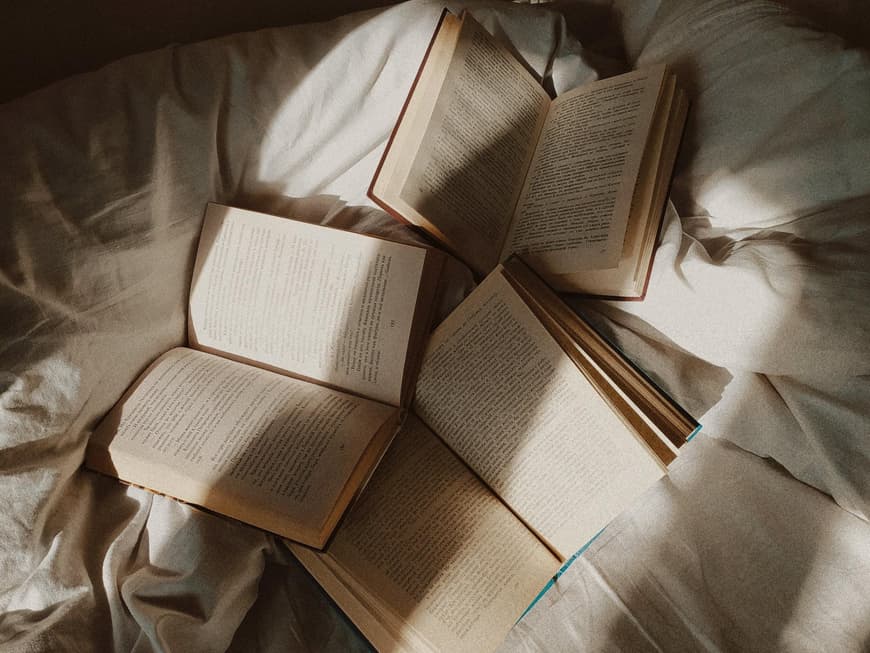 Colleen Hoover: Diese Bücher der Bestseller-Autorin musst du gelesen haben