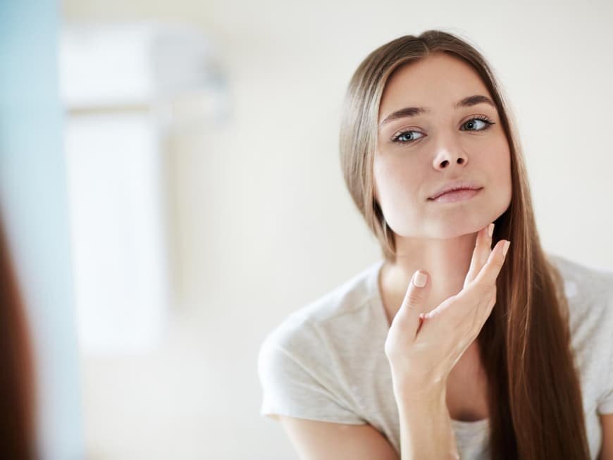 Pickelnarben: Das hilft wirklich dagegen