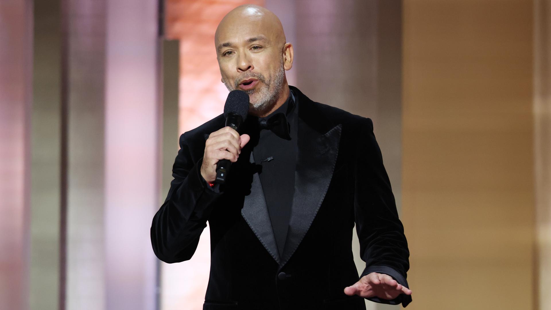 Aufreger bei den Golden Globes 2024: Jo Koy macht sich über Taylor ...