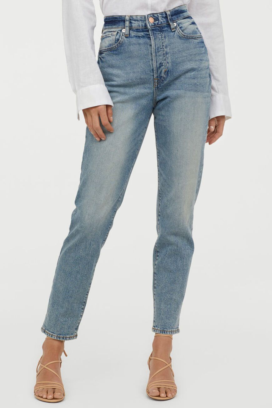 Jeans-Trends: Diese Modelle sollte jede Frau ab 40 besitzen