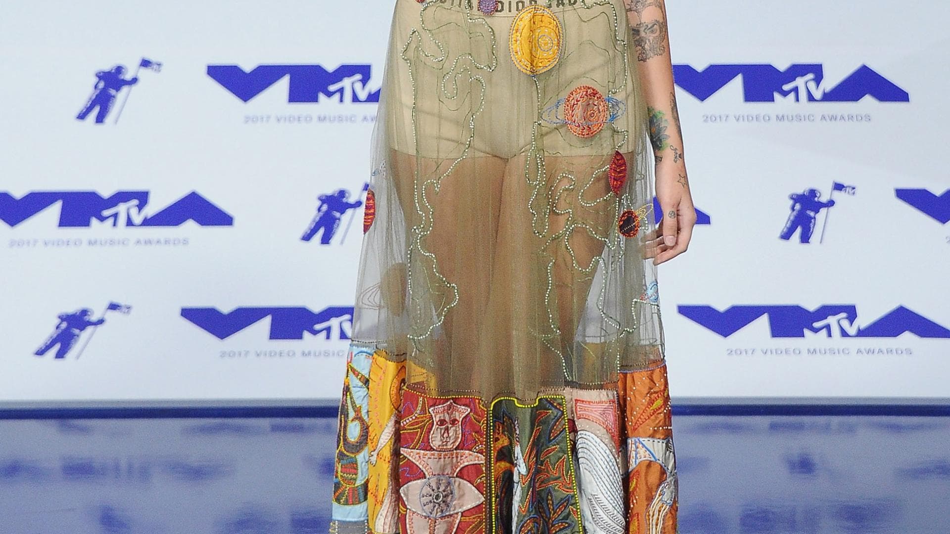 DAS ist das Geheimnis hinter Paris Jacksons Beauty-Look bei den VMAs