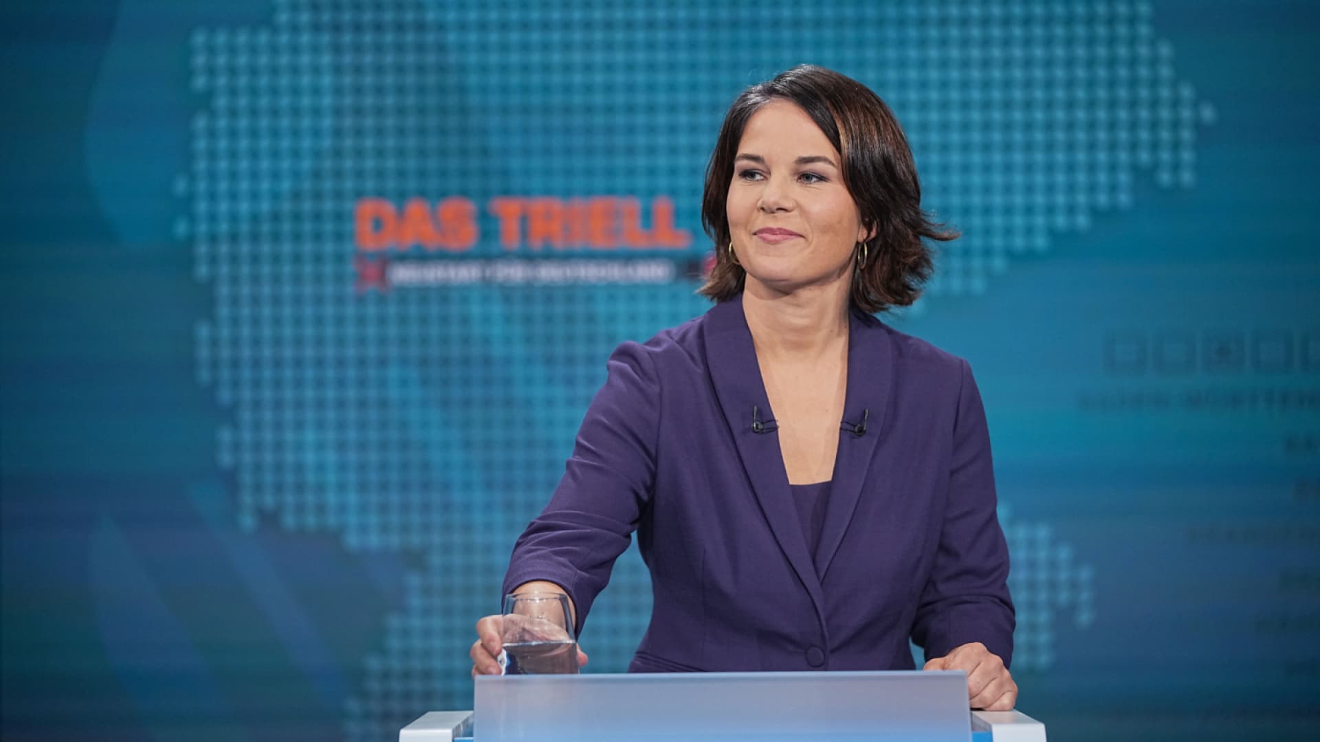 Beste Herbst-Farbe für Frauen ab 40 – laut Annalena Baerbock