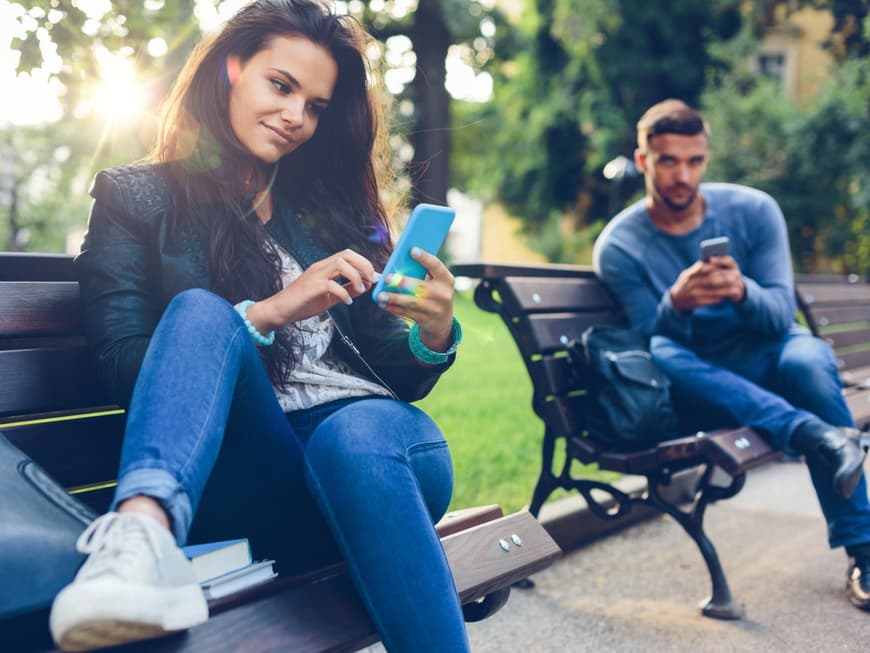 Dating-Trend "Benching": Das steckt dahinter