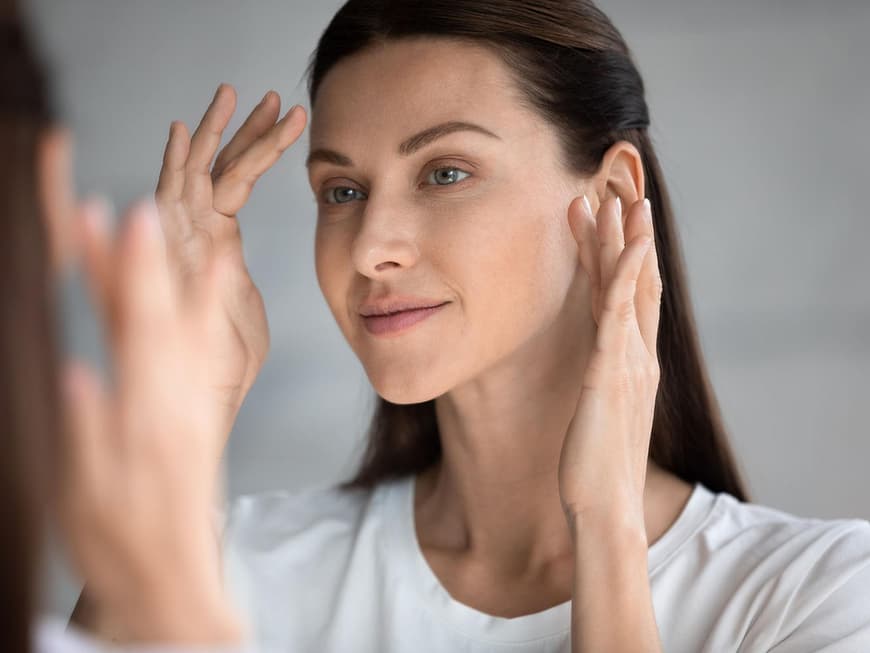 Zornesfalte: Tipps, wie du die Glabellafalte glättest