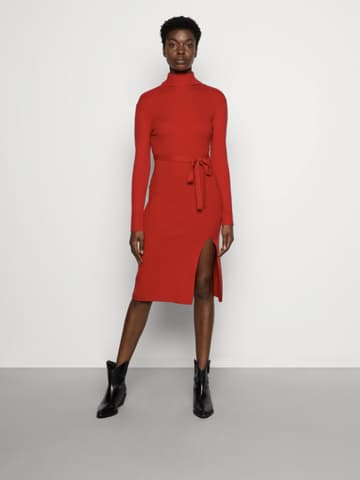 Kleider-Trends 2022: Die 3 stylischsten Dresses in Rot, in denen ihr ...