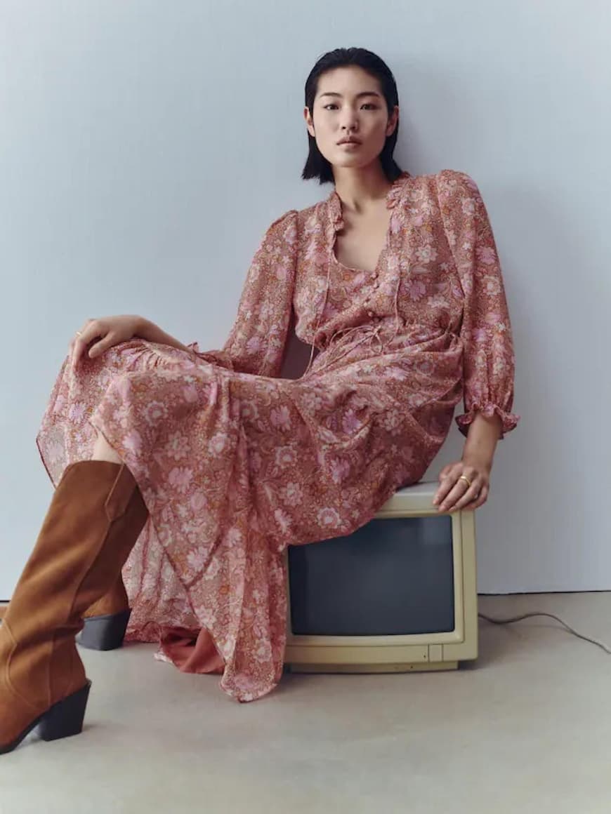 Herbst-Kleider 2022: 4 Must-have Dresses von MANGO, die wir jetzt shoppen