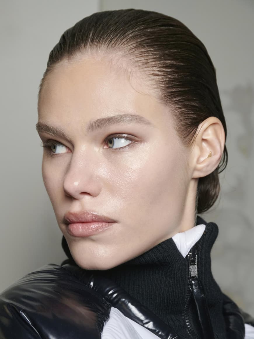 Make-up-Trend 2023: Concealer Lippen feiern im Winter ein Comeback